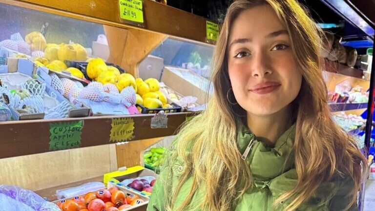 FETÖ imamı kızı Zeliha Akpınar Youtube'da 1 milyon aboneye sahip - Haber Jet